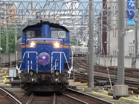 カシオペアを牽引する Ef510形機関車