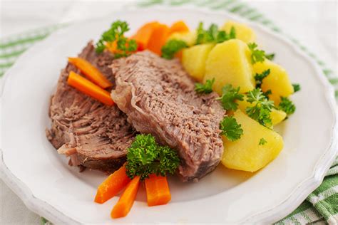 Österreichische Küche Traditionelle österreichische Gerichte Und