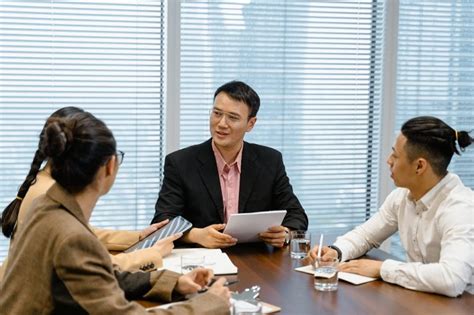 11 Tips Memimpin Meeting agar Lancar dan Efektif - Glints TapLoker Blog