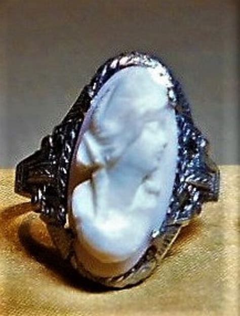 Sale Large Vintage Hand Carved Conch Shell Cameo Ring… Gem