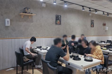 新竹美食火鍋推薦拾鍋殿小火鍋新豐店！自助吧王子麵吃到飽，平價百元小火鍋內用最低150元、外帶再折20元 ㄚ綾綾單眼皮大眼睛