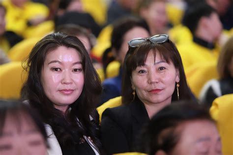 Сэлэнгэ түмэн 🇲🇳🇲🇳🇲🇳 Сэлэнгэ аймгийн МАН ын Хорооны дарга 1992 оноос хойшхи аар ажиллаж