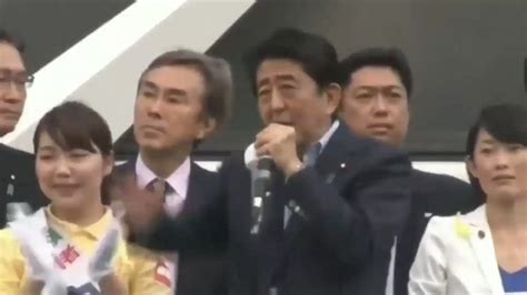 Umekichi On Twitter 2012年、菅直人・元総理の有楽町での街頭演説。 四方から「売国奴」とヤジが飛びまくる中、ごく普通