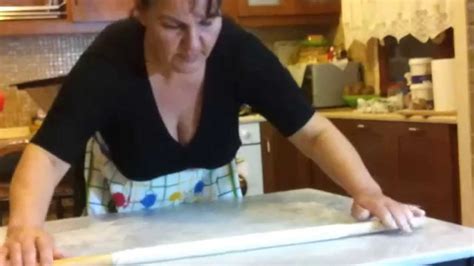 ΚΟΛΟΚΥΘΟΠΙΤΑ ΜΕ ΧΕΙΡΟΠΟΙΗΤΟ ΦΥΛΛΟ ΑΠΟ ΤΗΝ ΑΝΑΣΤΑΣΙΑ Youtube