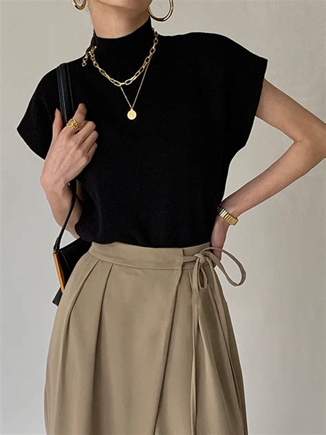 Leisurely Solid Pullover Sweater Vest Commense