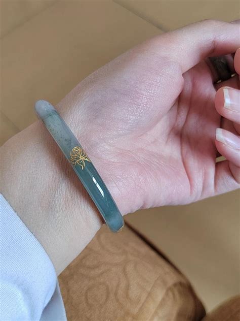 几万块的翡翠手镯摔坏了怎么救？ 知乎