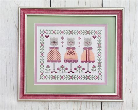 Картина вишита хрестом кішки модниці — ціна 1750 грн у каталозі Картини Купити товари для дому