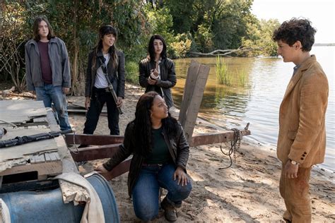 Slideshow The Walking Dead World Beyond Season 1 Gallery