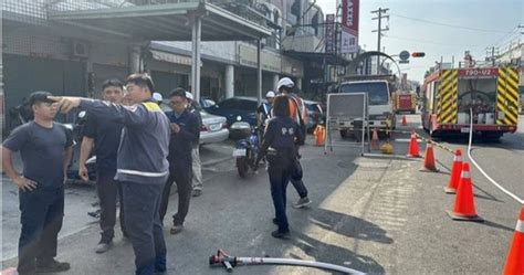 高雄仁武瓦斯外洩！疑施工挖破管線所致 警消急到場管制戒備 社會 Ctwant