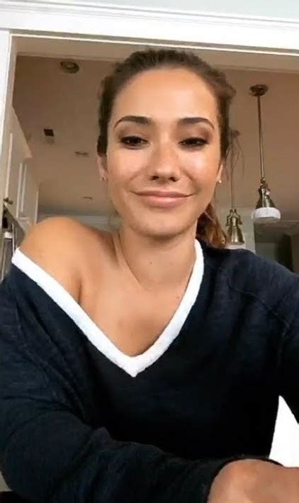 SCAMMER WITH PHOTOS OF EVA LOVIA
