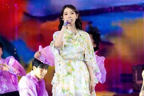 아이유 상암 콘서트 사진 방송 연예 꾸르