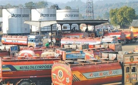 भारतबाट बढेर आयो पेट्रोलियम पदार्थको मूल्य