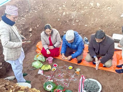 वीरेन्द्रनगरले बनाउदै महिला तथा बालबालिका अस्पताल प्रमुख ढकालले गरिन