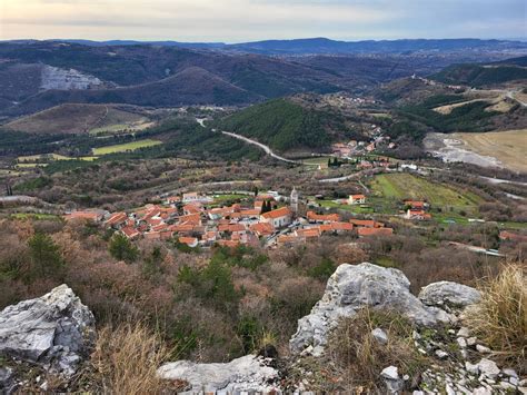 Z Nevjem In Alešem Po Kraškem Robu Srce Razvezani
