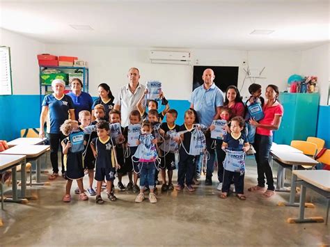 No Início Das Aulas Prefeito De Riacho De Santo Antônio Entrega Dois