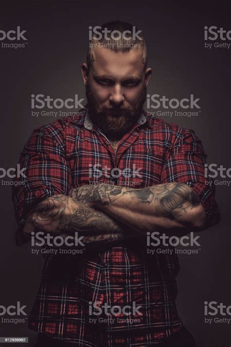 남자 수염과 문신입니다 문신에 대한 스톡 사진 및 기타 이미지 문신 T 셔츠 거친 Istock