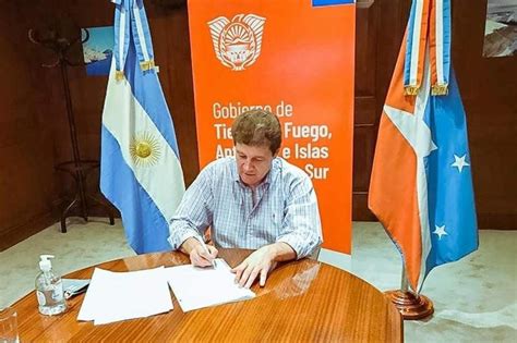 El Gobernador Gustavo Melella rubricó el acuerdo para el lanzamiento de
