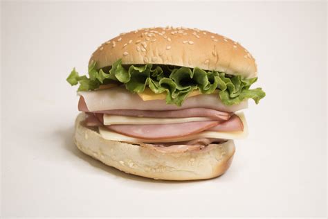 Triple Treat Roundbun Dakota Tom S Sandwiches