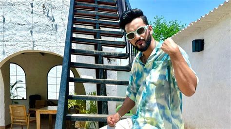 Bigg Boss Ott 2 Meet Abhishek Malhan Popular Youtuber And Contestant
