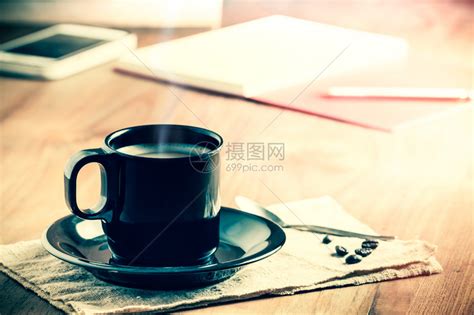 咖啡杯和咖啡豆复古风格高清图片下载 正版图片502772524 摄图网