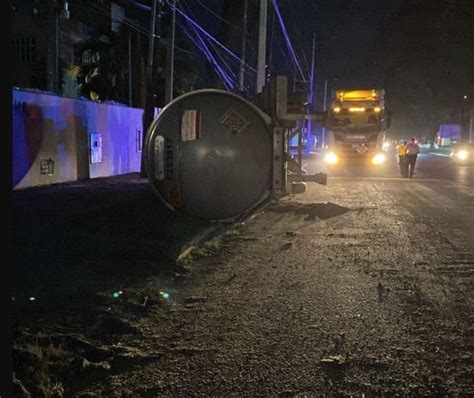 Chetumal Residents Evacuated After Fuel Tanker Overturns Riviera Maya