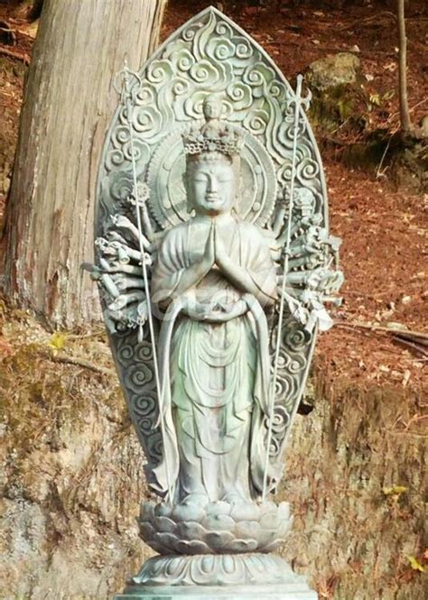 兵庫 西国三十三所第27番 圓教寺 参道の観音像19番 千手観音 No 3296711｜写真素材なら「写真ac」無料（フリー）ダウンロードok