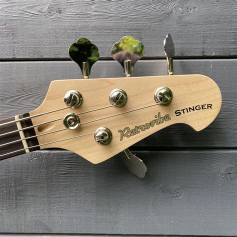 Retrovibe Stinger Bass 34″ Long Scale Retrovibe