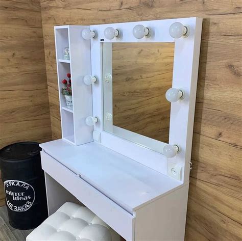 Туалетний столик з поличкою макияжный гримерный туалетный стол 4 700 грн Мебель для спальни