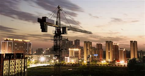 저녁에 건설 현장 사진 Unsplash의 바깥 이미지