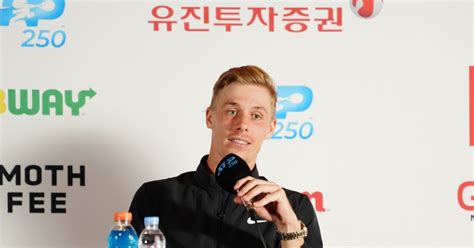 남자프로테니스atp 투어 준우승한 데니스 샤포발로프