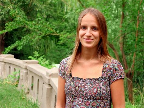 Mujer Joven En El Parque Foto Premium