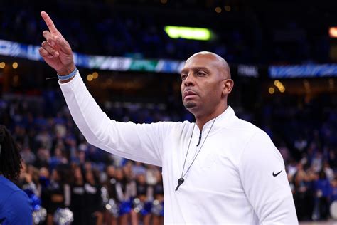 Why Memphis Basketball Penny Hardaway Is Praying For Good Ankles And