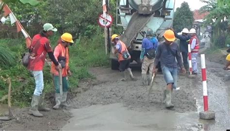 Penanganan Jalan Legok Conggeang Dicor Beton Kabupaten Sumedang