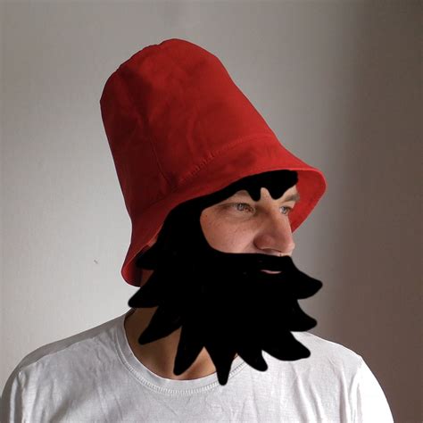 Rumcajs Klobouk červený Potvor Pomáhat Tvořit