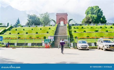 Giardini Di Mughal O Giardino Srinagar Il Jammu E Kashmir India Di