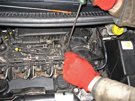 Замена топливного фильтра Peugeot 207