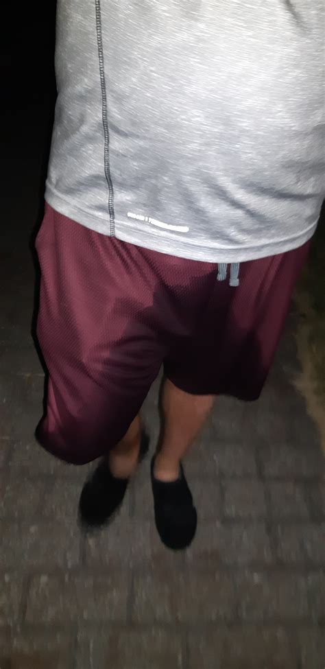 Wetting On A Walk Pic Omorashi Experiences Omorashi