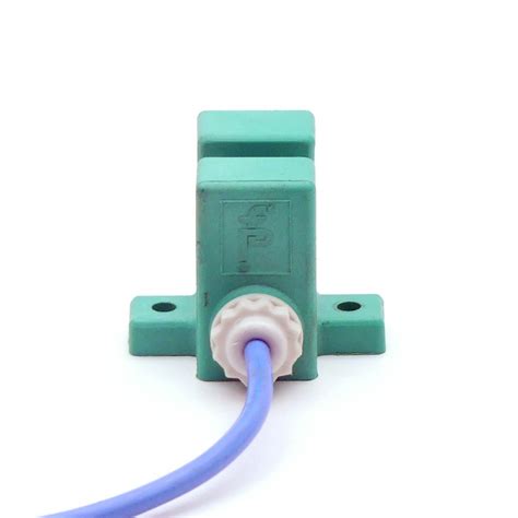 Maschinenteil24 Pepperlfuchs Inductive Slot Sensor Buy Online