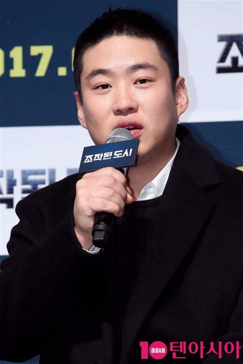 Ten Photo 안재홍 영화 조작된 도시로 인사드려요 텐아시아