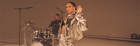 Karpos Live Snoh Aalegra Karpos Multimedia