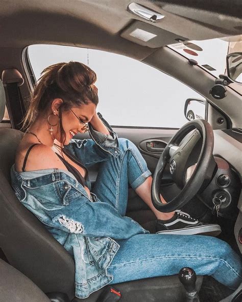 Pin By Maiara Salm On New Car 101 Photography Poses Women Model Poses Photography Portrait