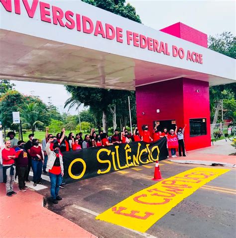 Professor é Afastado Após Denúncias De 10 Alunos Por Assédio Sexual