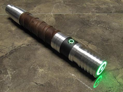 Superbes Sabres Laser à 450 Dollars À Découvrir