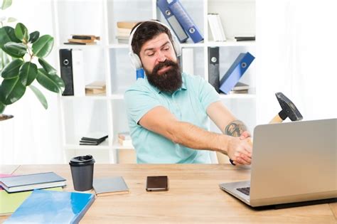 Premium Photo Computer Lag Reasons For Computer Lagging How Fix Slow