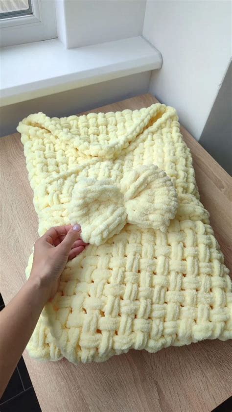 Конверт на виписку з влізе пуфі Knitted Blankets Chunky Knit Blanket