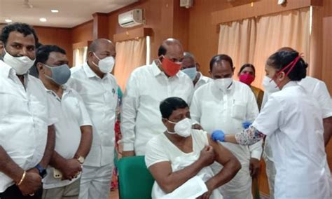 Rangareddy Chevella Mla Kale Yadaiah Inaugurates Vaccination Centre