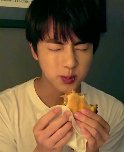 Kim SeokJin Panosundaki Pin