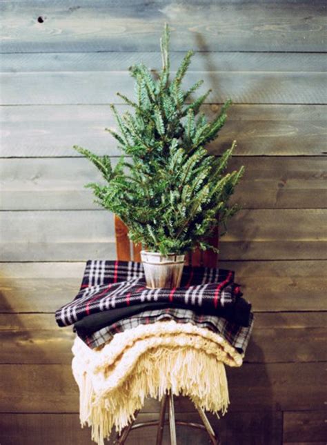 44 Space Saving Christmas Trees For Small Spaces Digsdigs