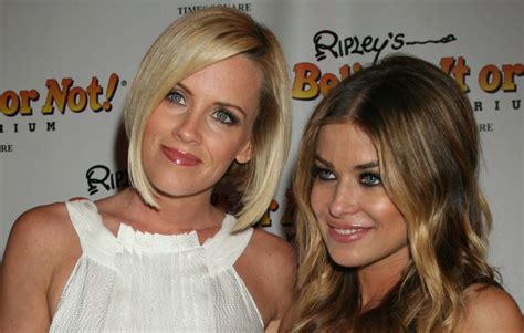 Carmen Electra et Jenny McCarthy font revivre les années 1990 en posant