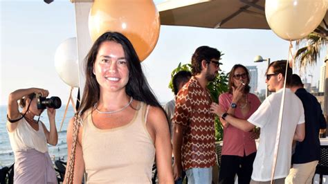 אדל בספלוב פרסמה תמונת ישבן חשוף של בנה בן השנתיים וזה מה שקרה Tmi